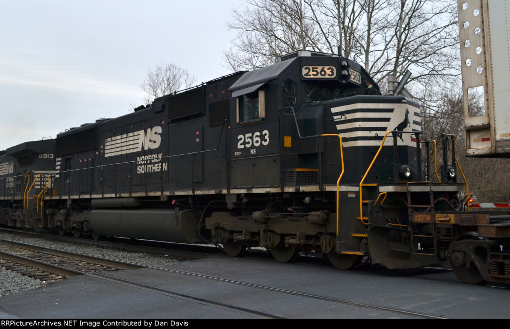 NS SD70 2563 brings up slot number 3 on 20K